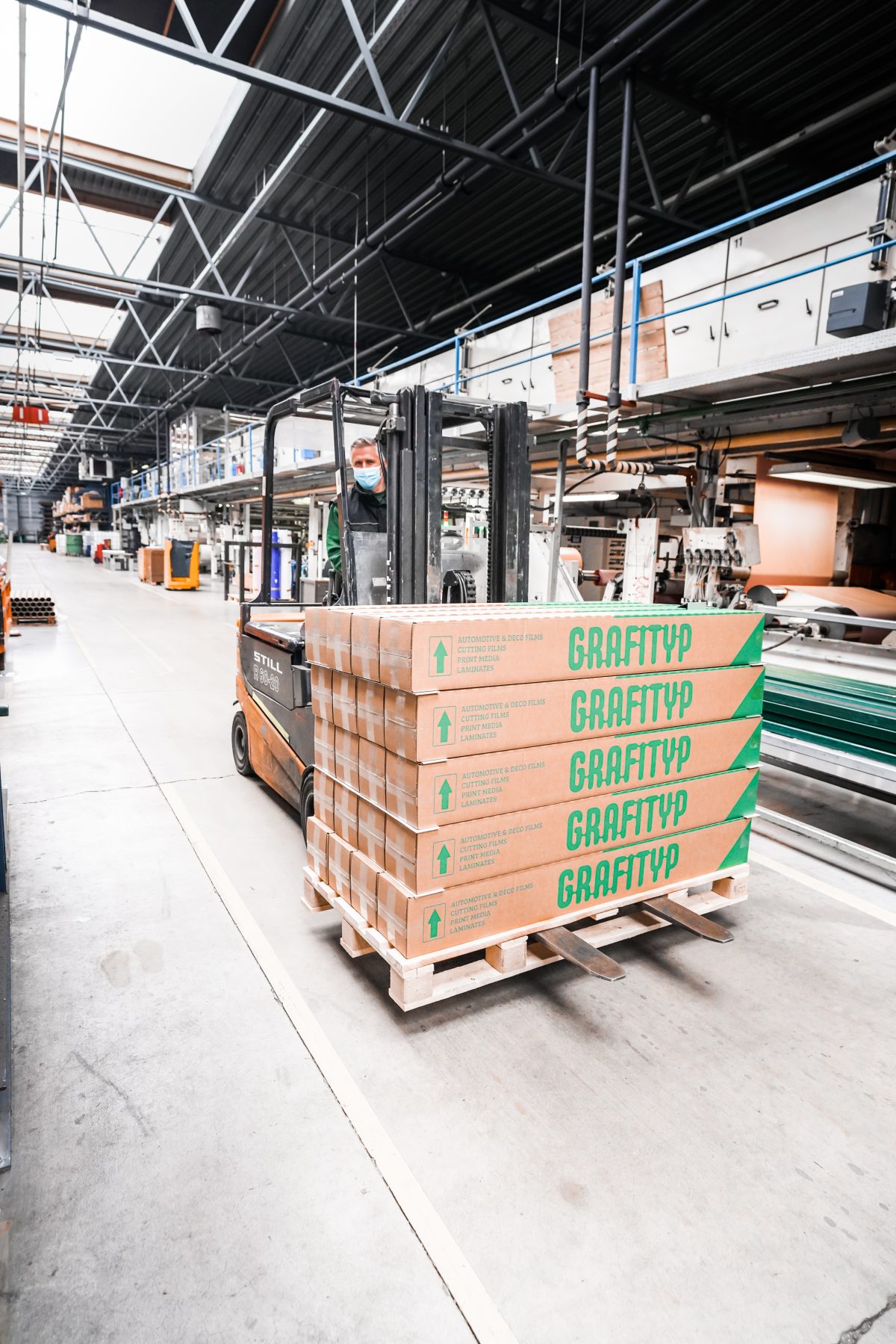 Behind the scenes of the Expedition (Shipping Department)